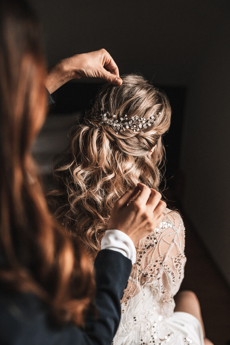 Perfekte Brautfrisur mit Locken: Der große Locken-Guide - Hochzeitskiste